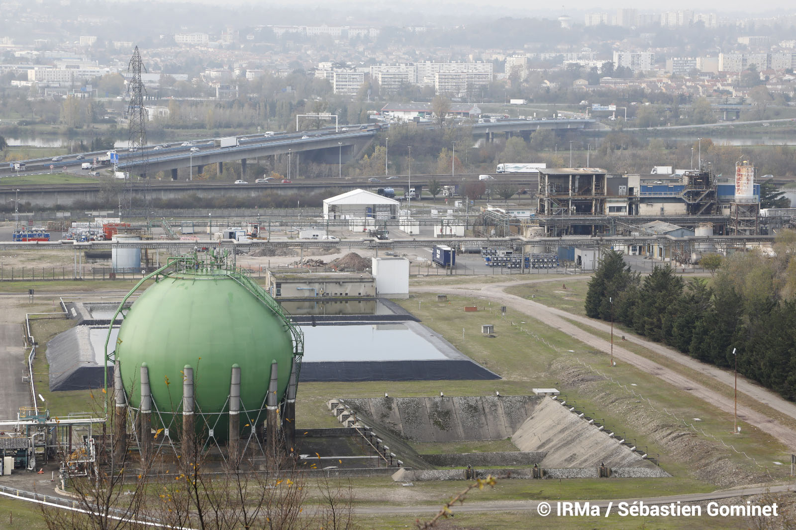 SAINT-FONS : les établissements Seveso - Risques technologiques - La ...